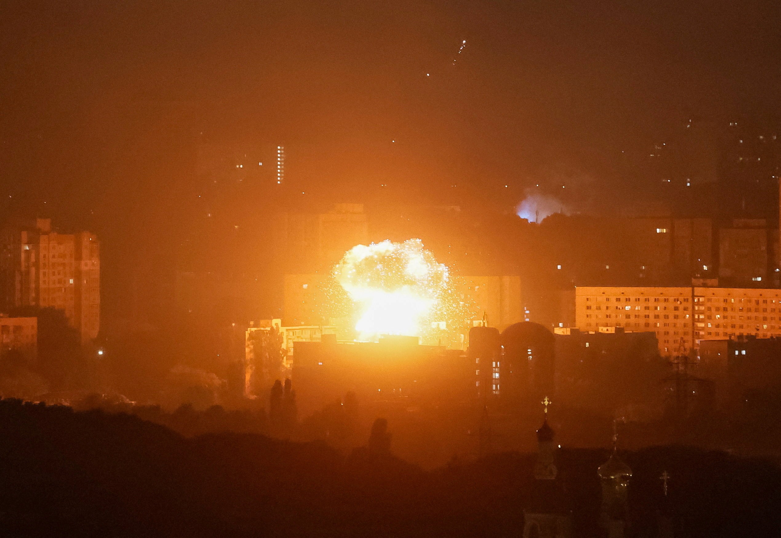 Ataque da Rússia na capital da Ucrânia deixa 8 mortos e mais de 130 ...