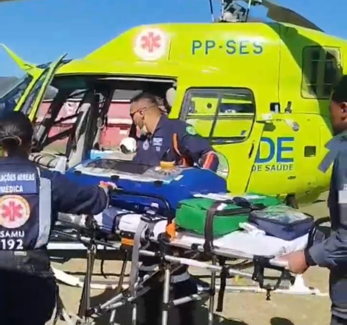 Bebê de Petrópolis é transferido para cirurgia cardíaca no RJ | G1