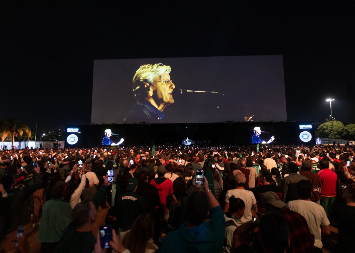 C6 Fest estreia com plateia dispersa e bons shows de Samara Joy, Jon ...
