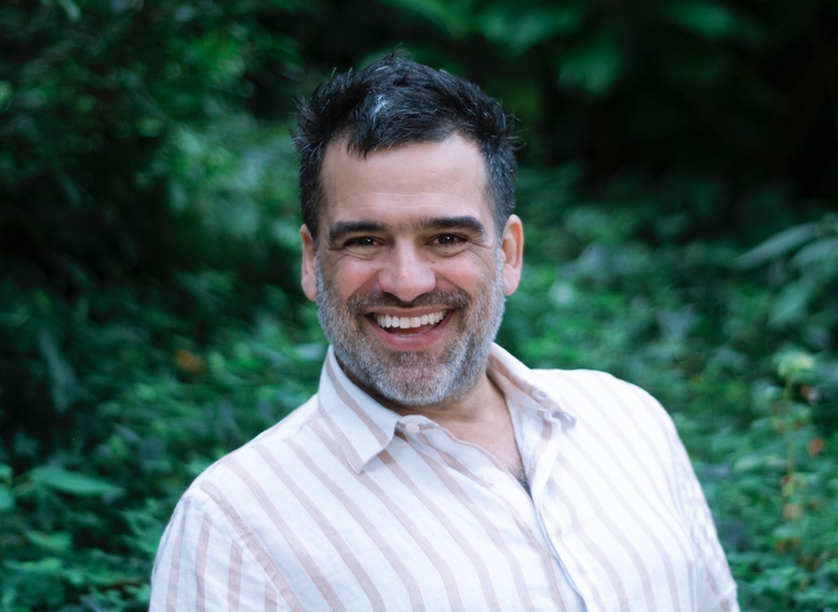 Pedro Miranda traz canção de Chico Buarque para universo do choro e do ...