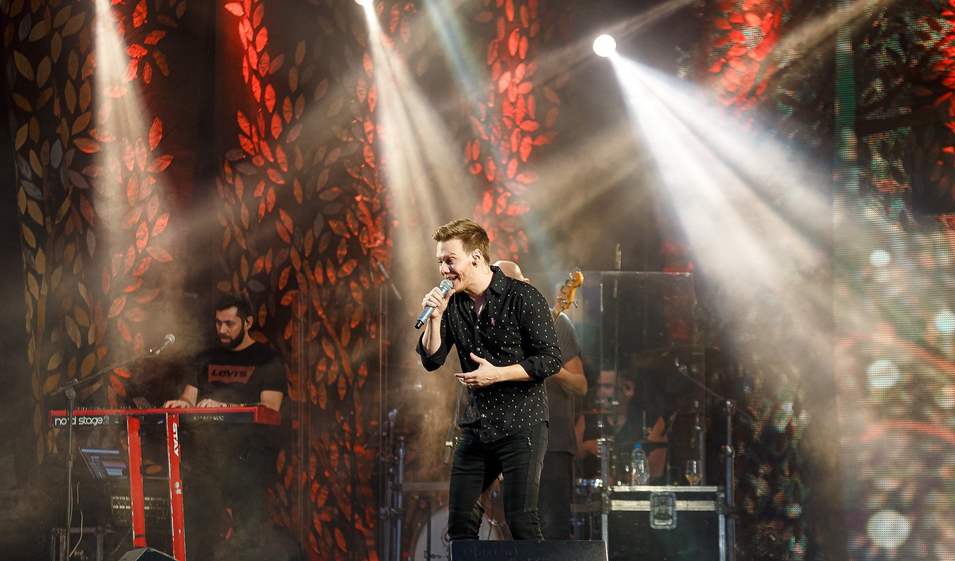 Michel Teló e Almir Sater fazem show gratuito em Campo Grande em ...