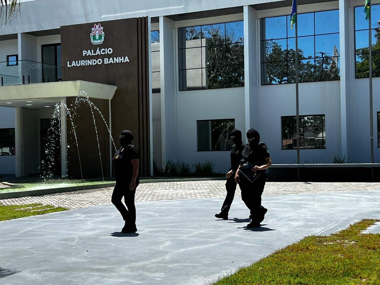 MP-AP cumpre mandados na Prefeitura e na Câmara de Macapá | G1