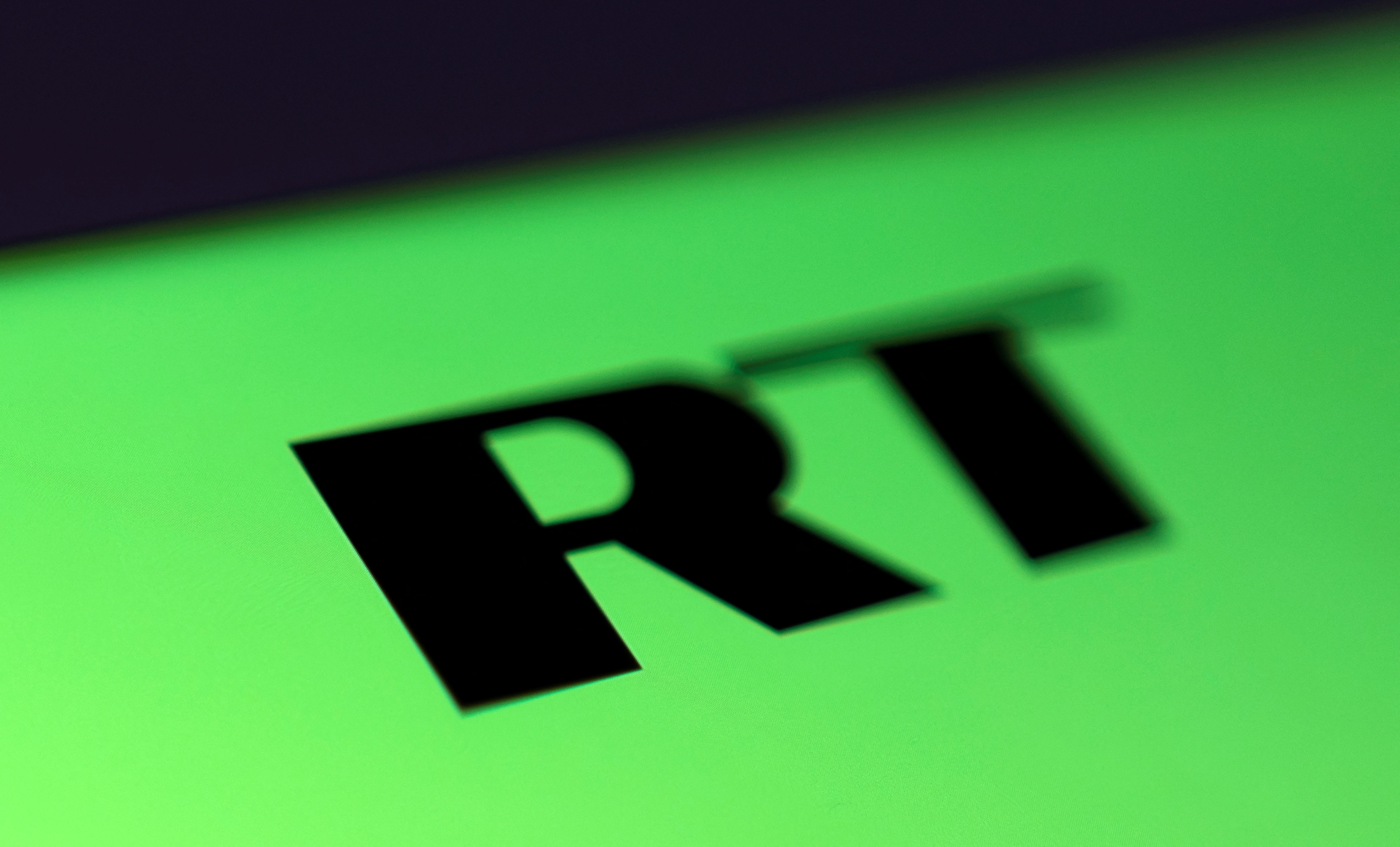 Google bloqueia canais do YouTube do Russia Today e do Sputinik em toda ...
