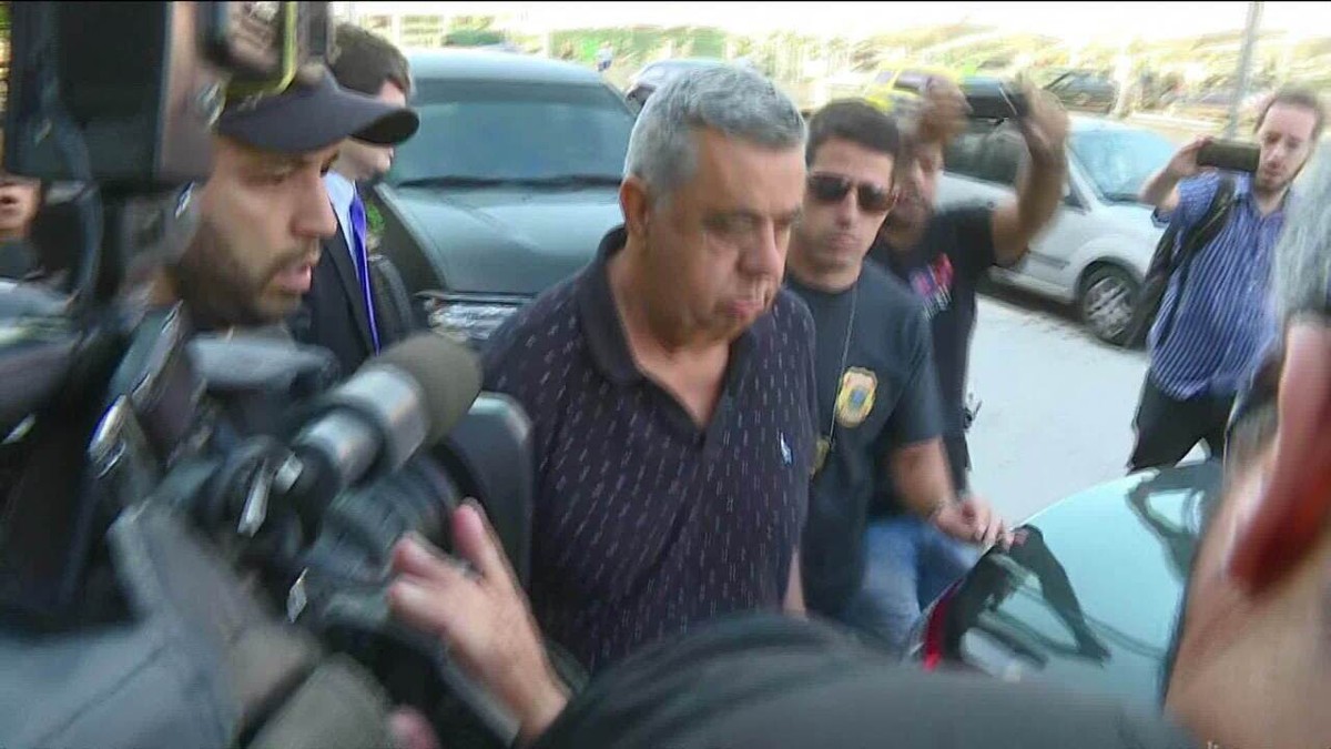 Jorge Picciani, presidente da Alerj, é levado para depor na sede da PF ...