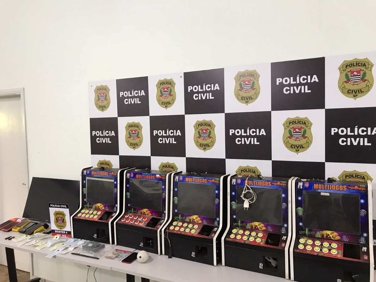 Operação de combate a jogos de azar apreende mais de 80 máquinas caça ...