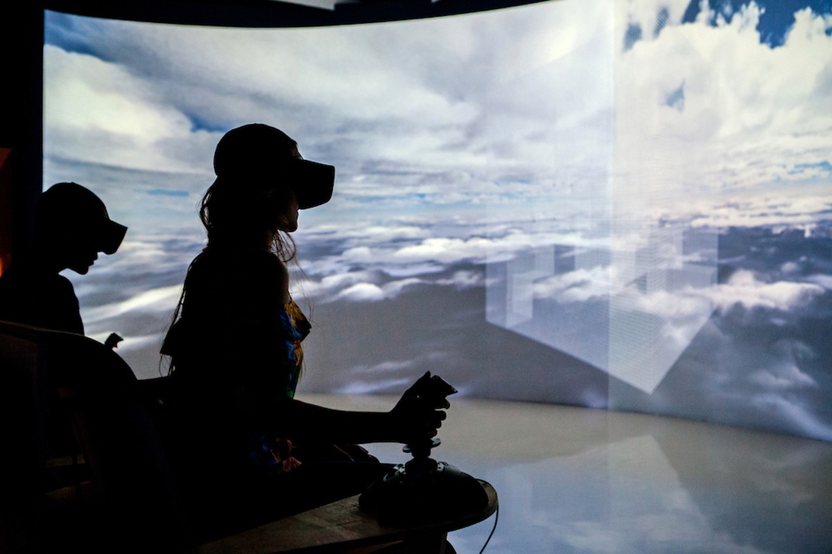 Arte pelo toque, troca e até sopro: 11 obras de arte cibernética chegam ...