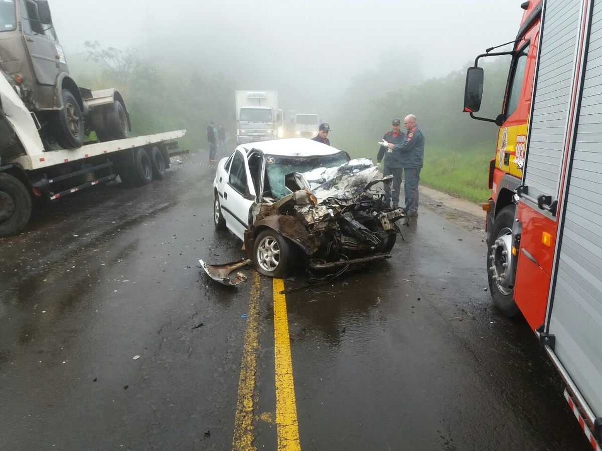 Ao menos 16 pessoas morrem em acidentes de trânsito no feriadão de ...