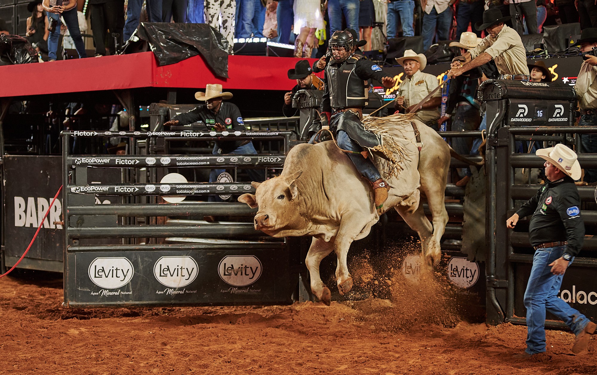 Fotos: Abertura das montaria do Rodeio Internacional na Festa de ...