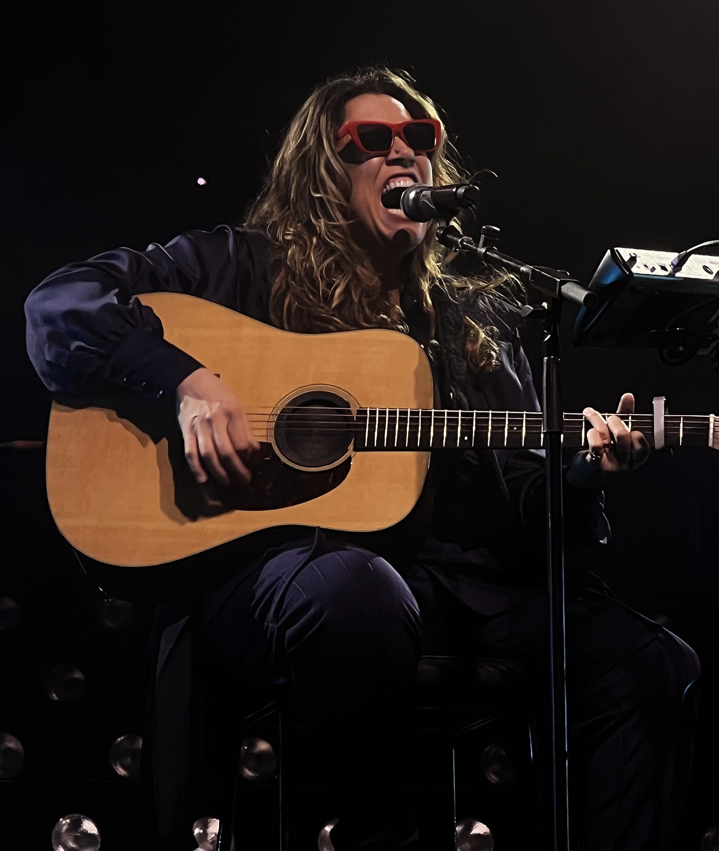 Ana Carolina lança música inédita, feita com Bruno Caliman, no show em ...