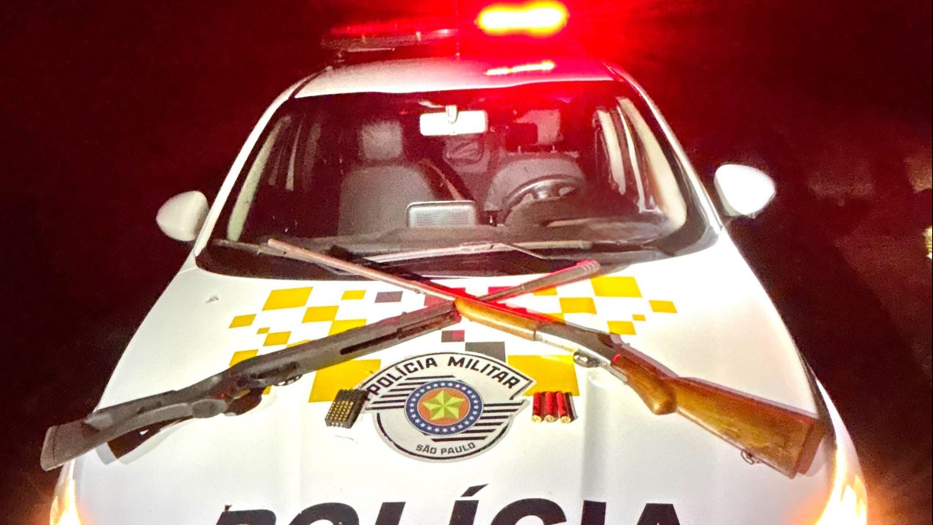 Homem é preso por embriaguez ao volante e porte ilegal de armas em Santa Adélia
