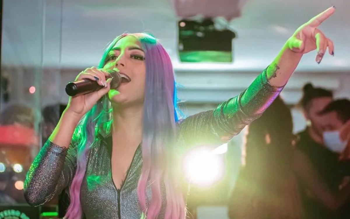 Saiba quem é Soraya Oliver, cantora da Banda Sedutora espancada antes ...