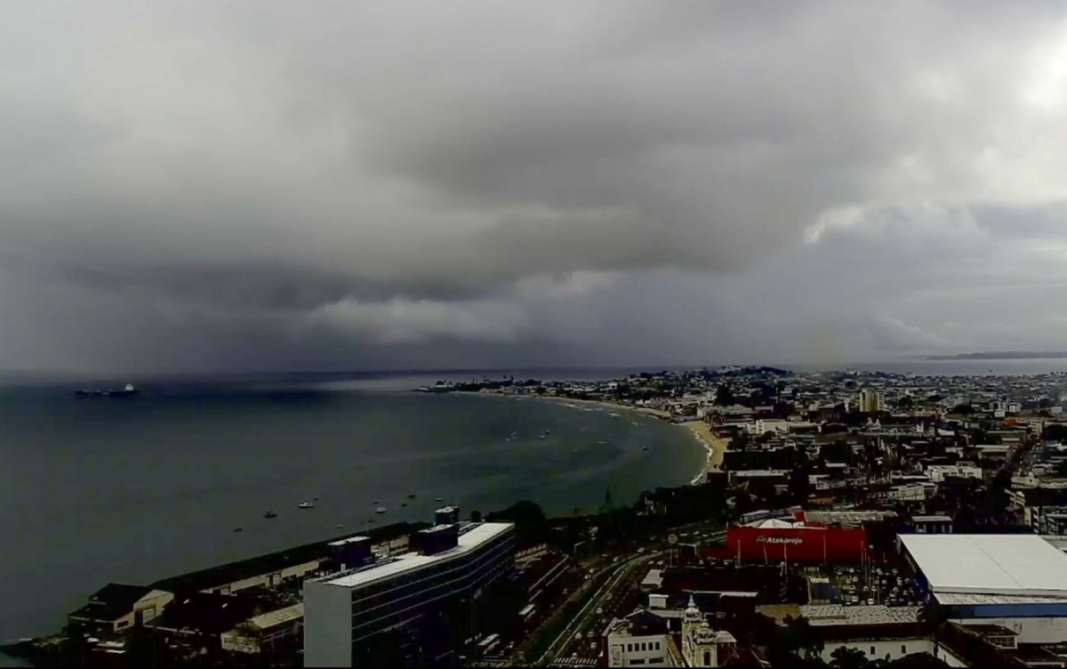 Fim de semana será de céu nublado com pancadas de chuva em Salvador ...