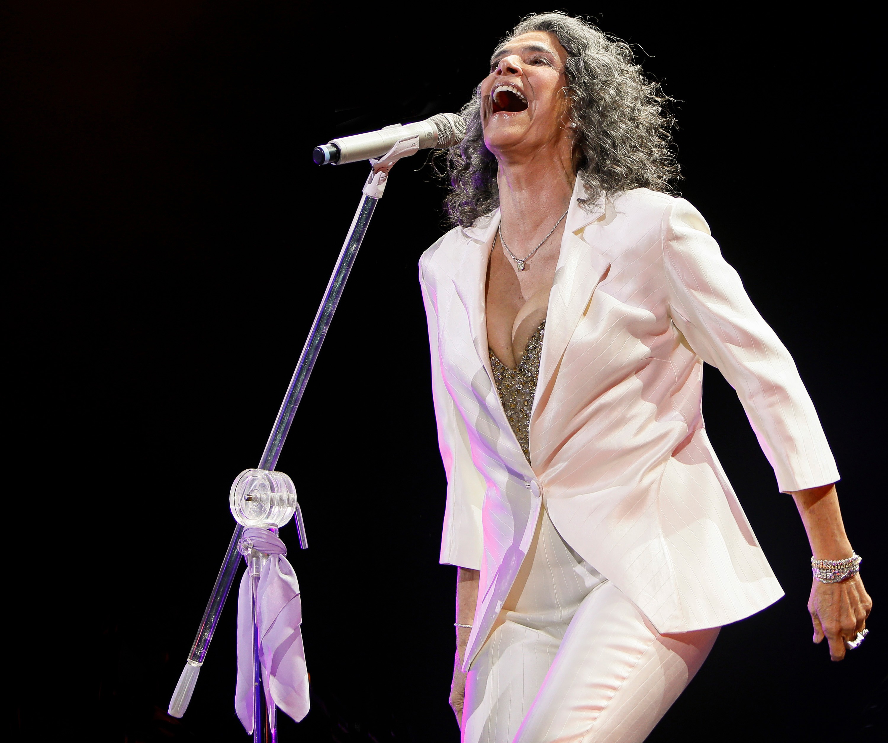 Simone chega aos 75 anos de vida em dezembro com álbum ao vivo em que ...