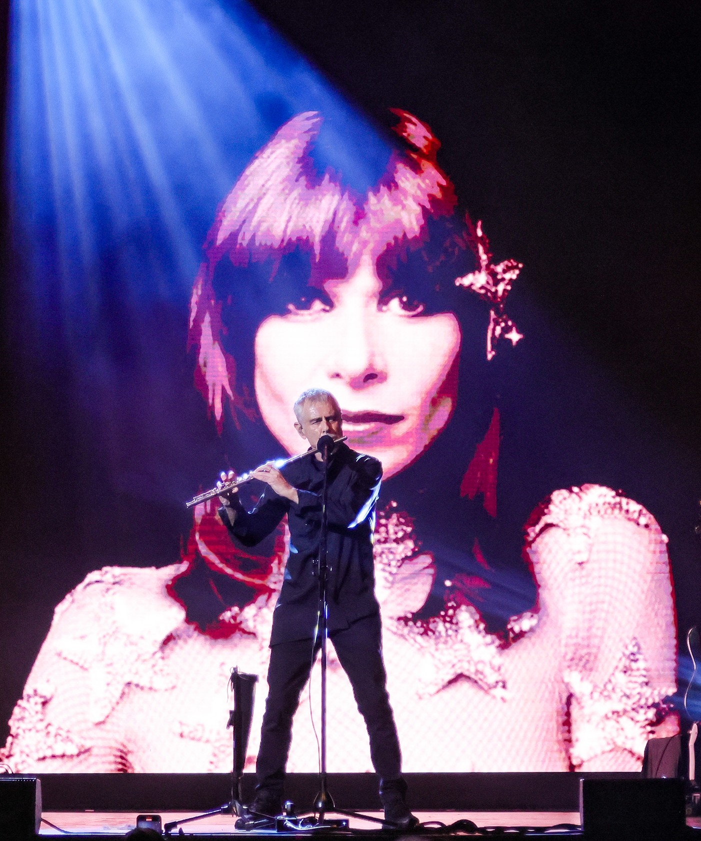 Ritchie faz mágica e magnetiza o público na estreia do show 'A vida tem ...