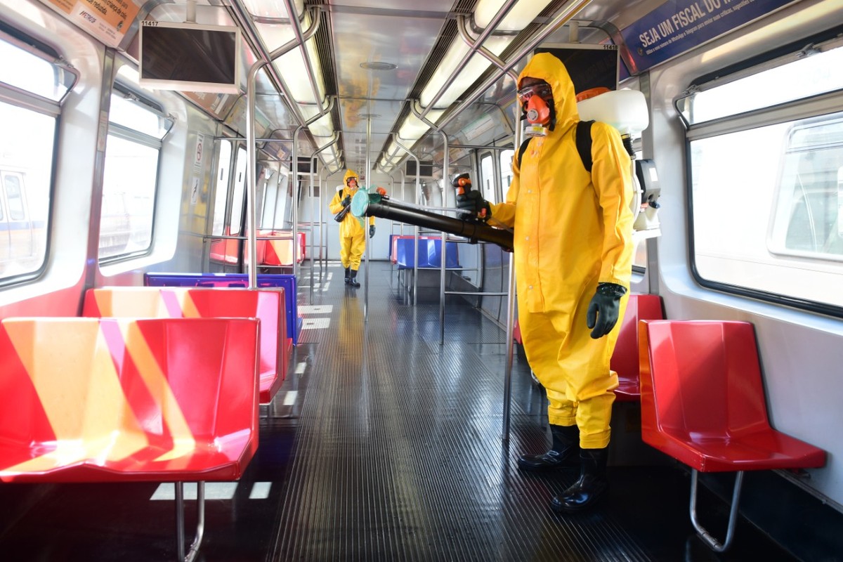 FOTOS: Metrô usa método chinês para limpeza de trens e estações no DF ...