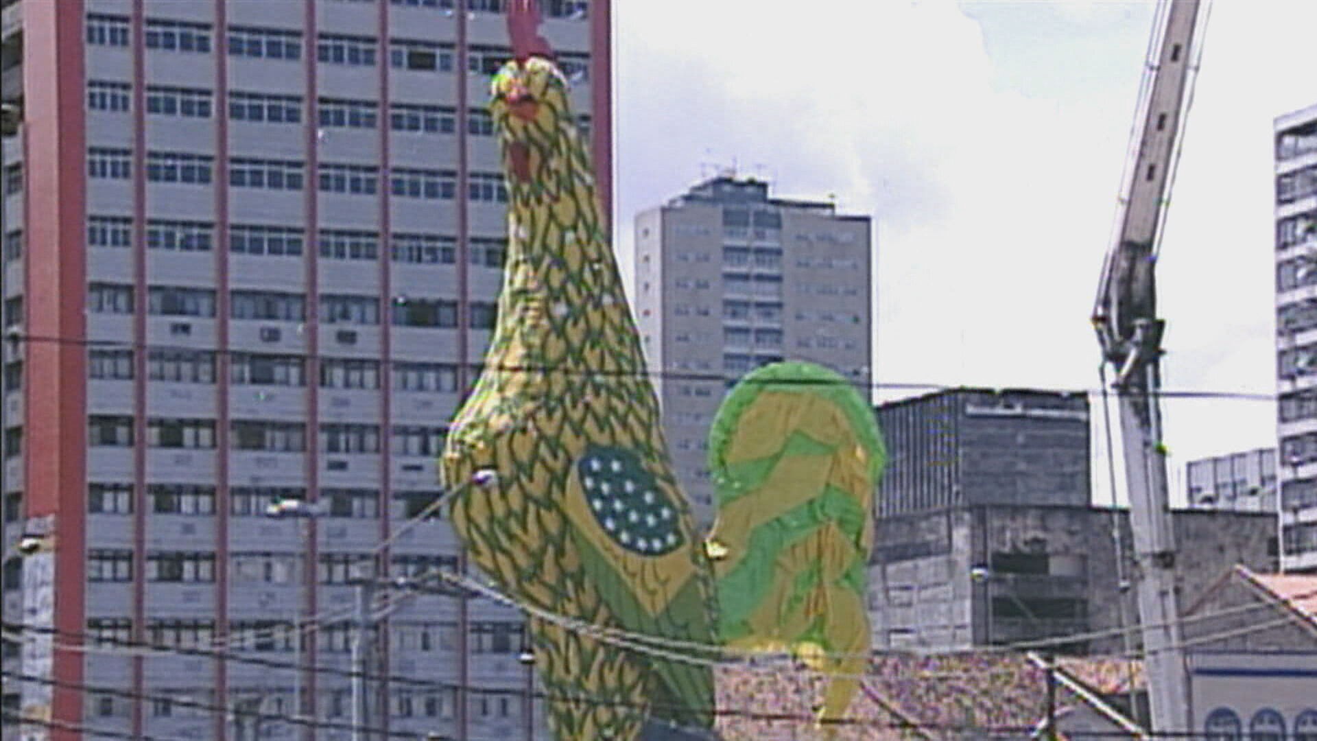 Tradição do carnaval do Recife, Galo Gigante comanda festa há 29 anos ...