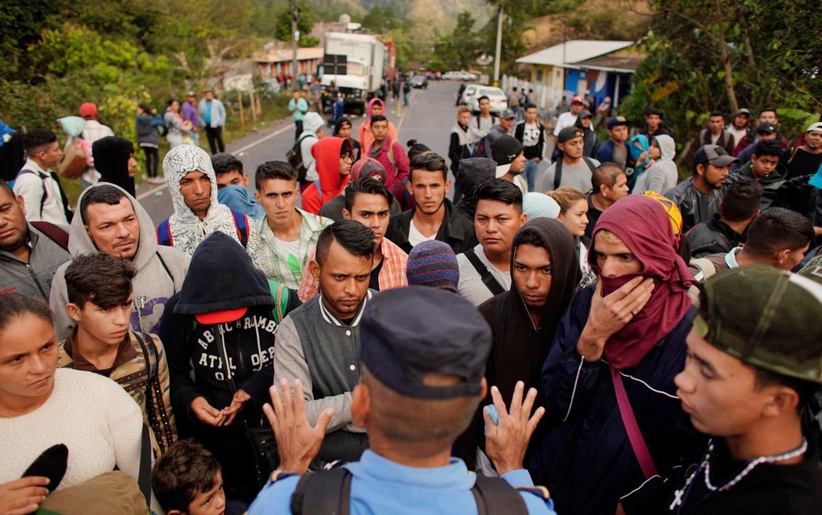Migrantes de Honduras retomam na Guatemala jornada rumo aos EUA | Mundo ...