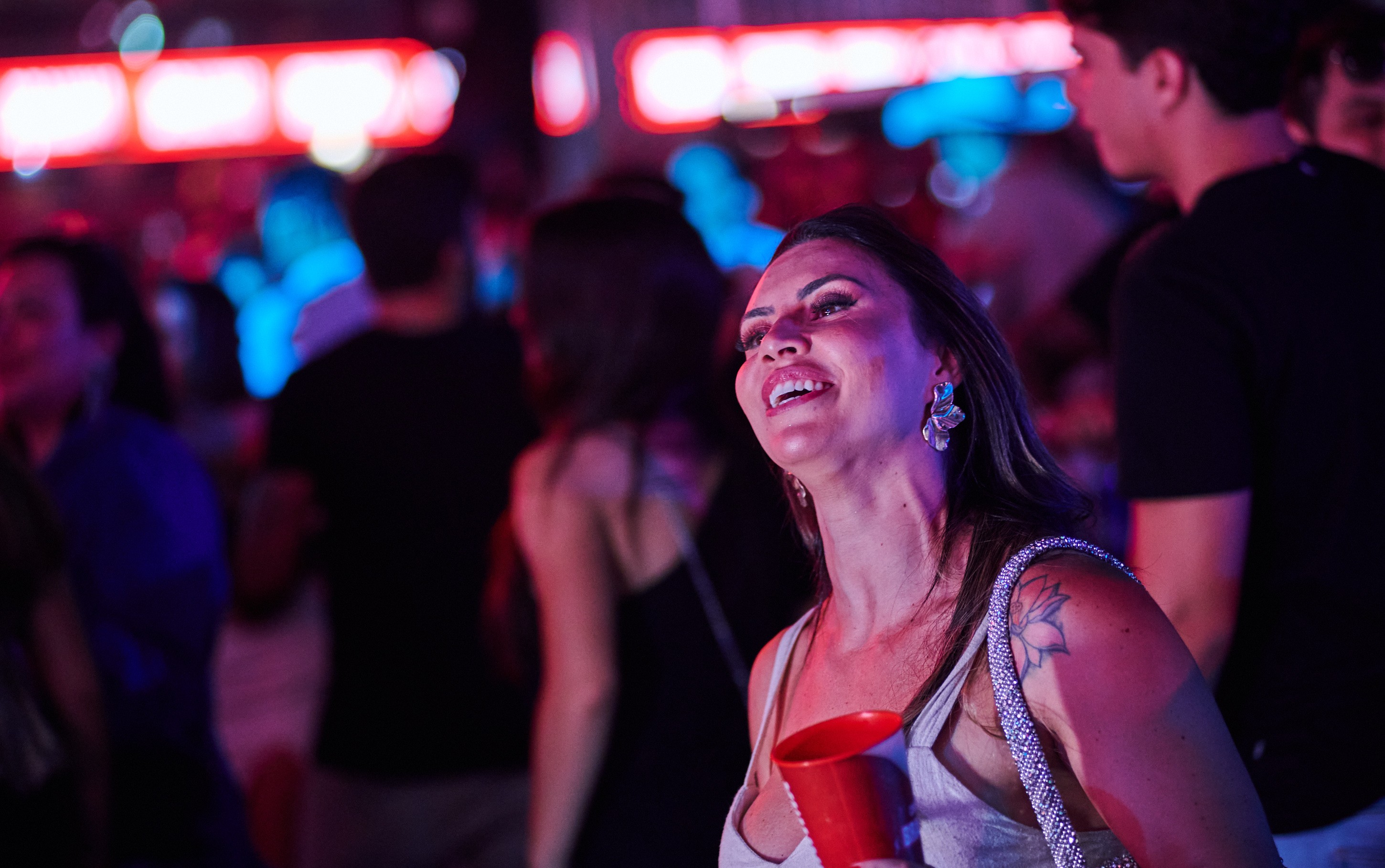 Locos Djs fazem balada até o sol nascer no rodeio de Ribeirão Preto, SP