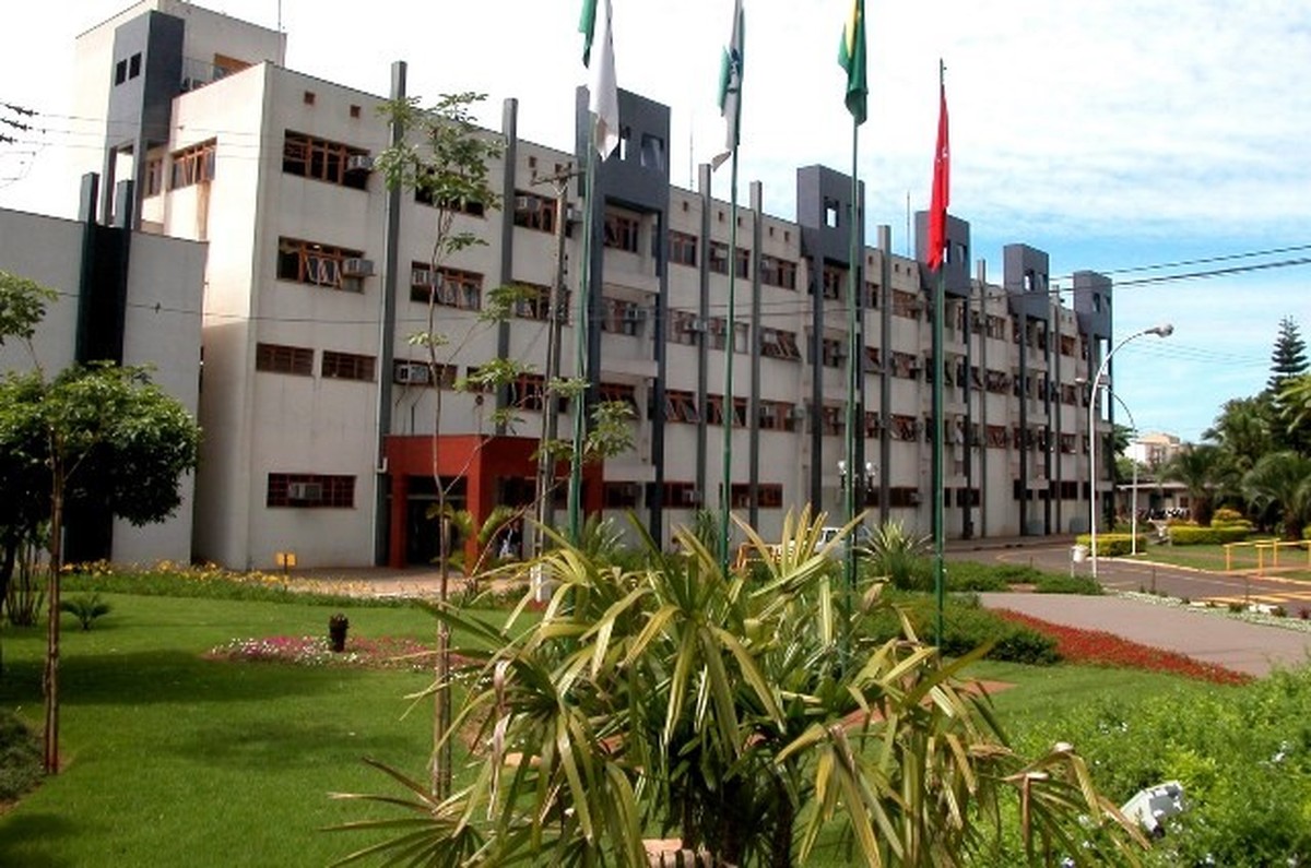 UEL abre seleção para mais de 260 vagas remanescentes; veja como ...