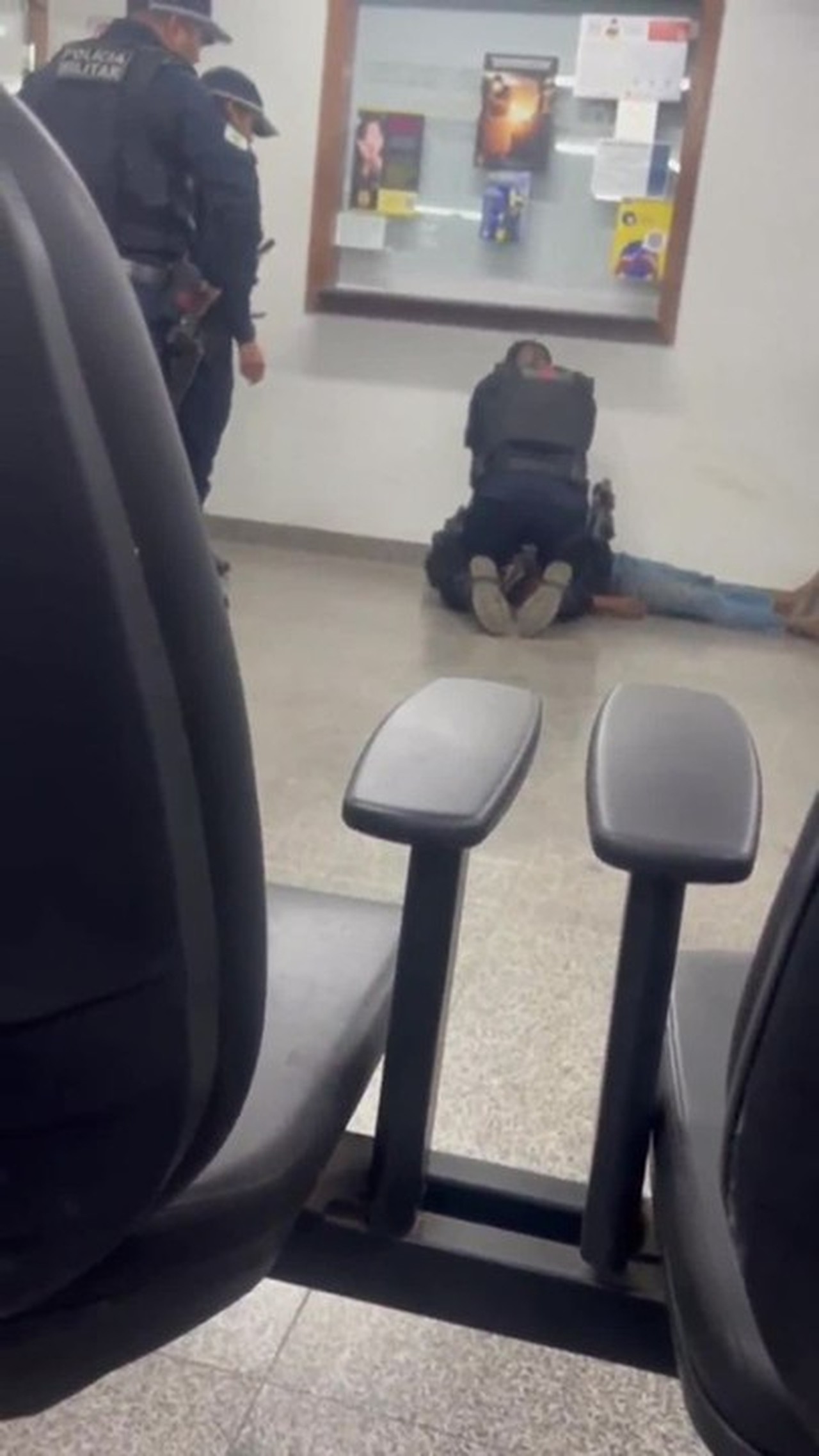 Homem preso por assalto morre em delegacia no DF | G1