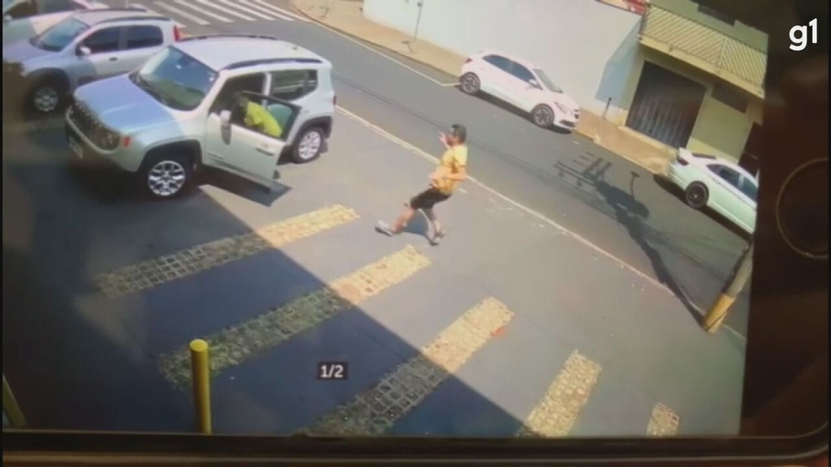 Câmeras registram momento em que motorista é esfaqueado durante briga de trânsito em Ribeirão ...