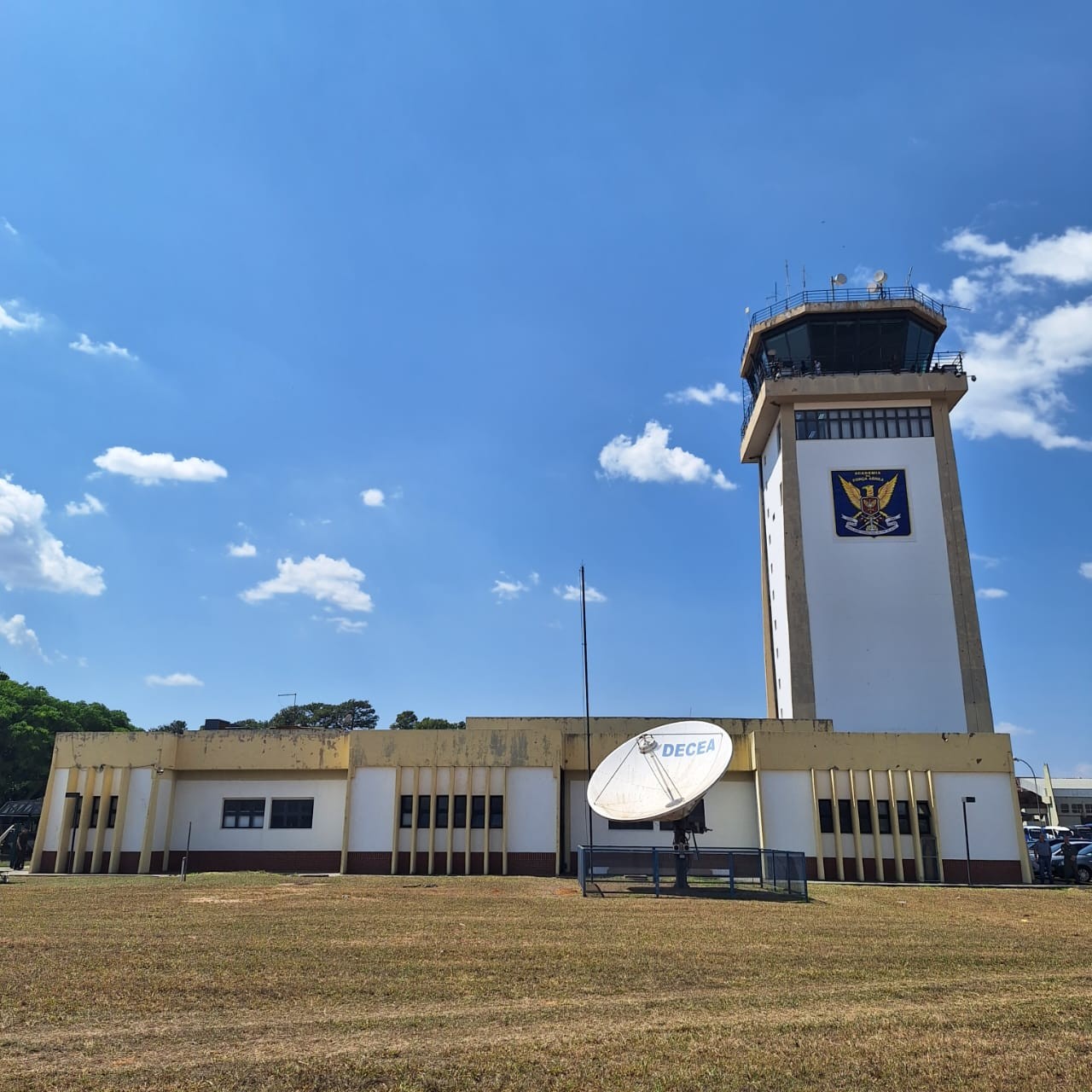 Esquadrilha da Fumaça faz apresentação no Domingo Aéreo da AFA; veja ...