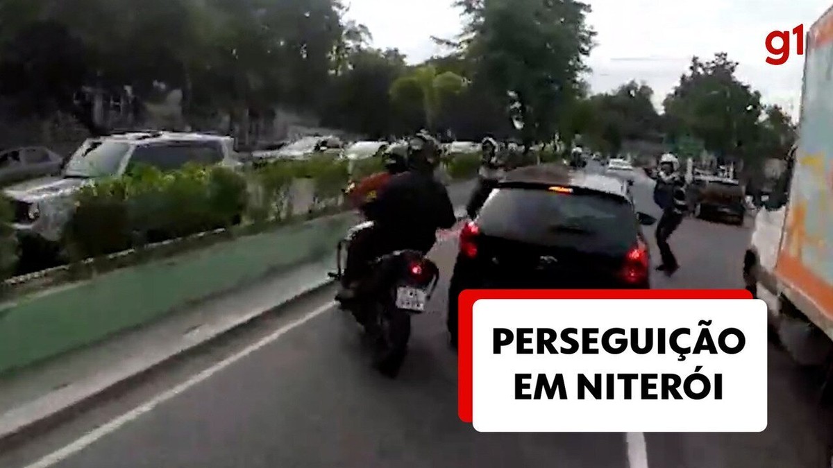 Vídeo Policiais Conseguem Deter Dois Criminosos Após Perseguição