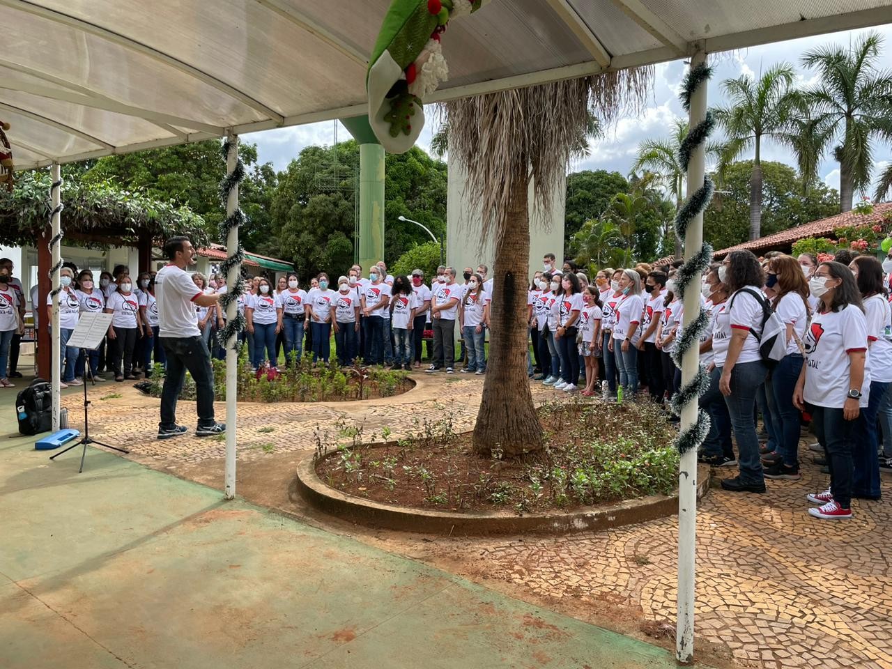 Serenata de Natal: coral da UnB inspira moradores de Brasília com ...