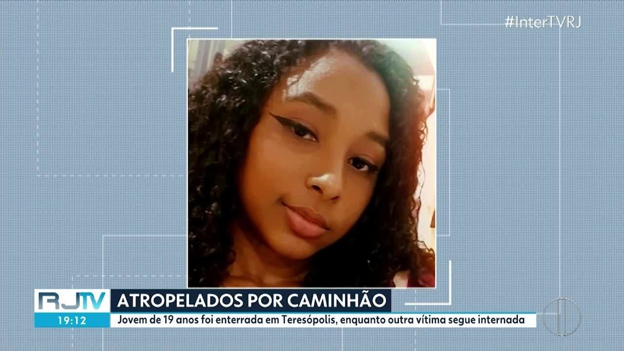Casal de motocicleta é atropelado por caminhão ao parar na faixa de pedestres em Teresópolis ...