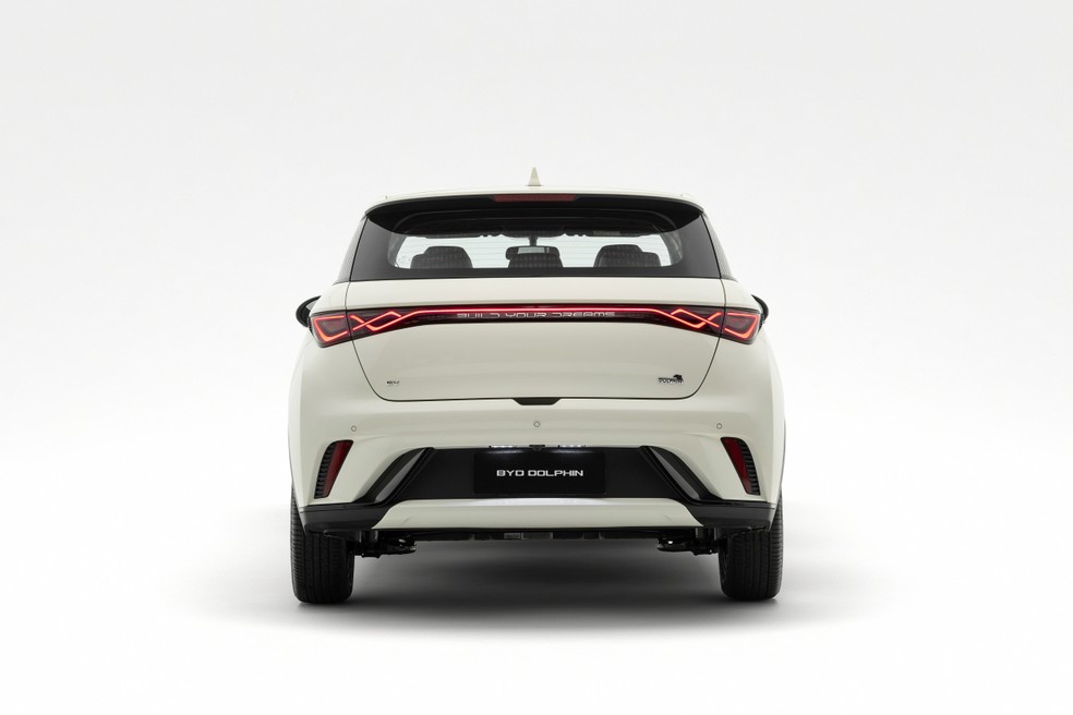 BYD registra novo visual e versão de motor intermediário para o Dolphin ...