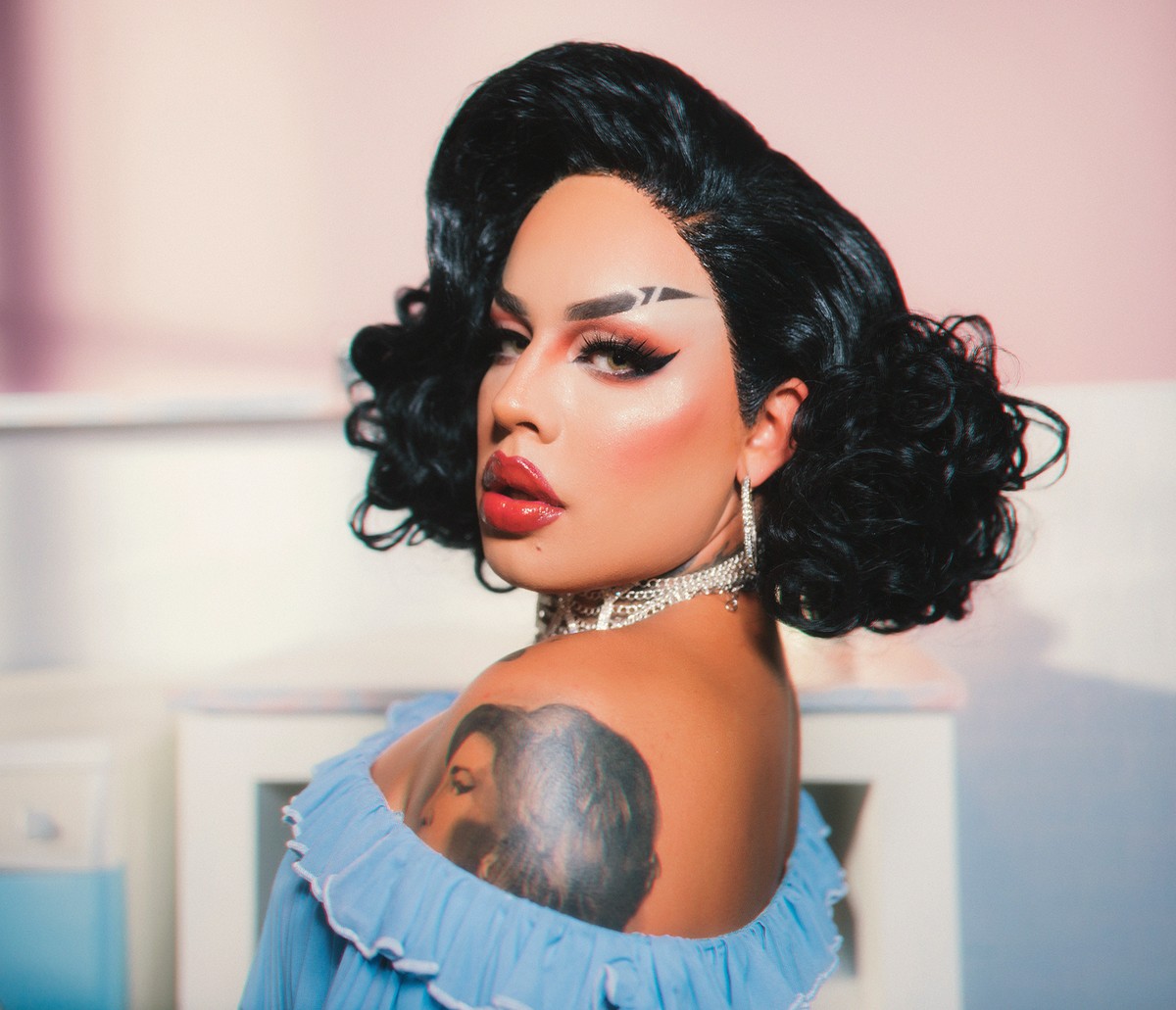 Gloria Groove reencarna como Daniel Garcia no single 'Suplicar' | Blog ...