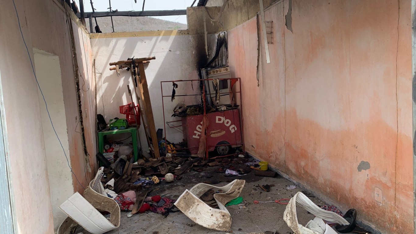 Casa pega fogo e duas crianças morrem em Pesqueira | G1