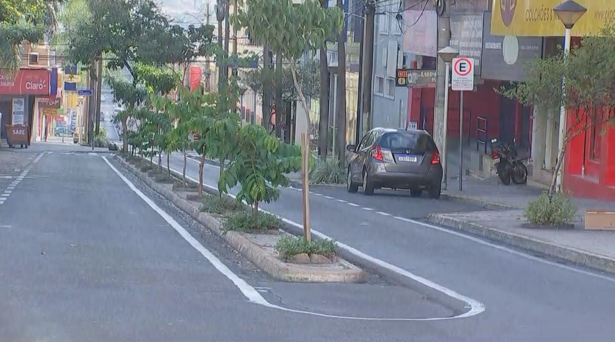 Medidas restritivas deixam ruas vazias em Catanduva; FOTOS | São José ...