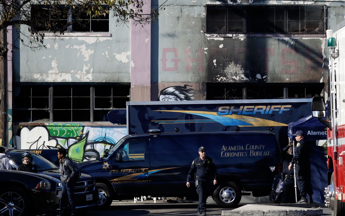 Número de mortos em incêndio durante festa na Califórnia pode chegar a ...