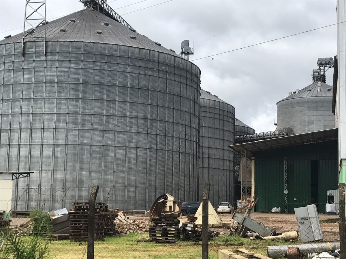 Trabalhador cai em silo de grãos e fica soterrado em Joaçaba | Santa ...