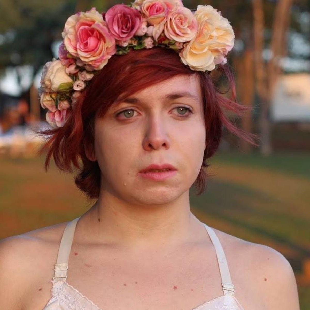 Após sofrer rejeição, atriz trans debate aceitação no meio artístico ...