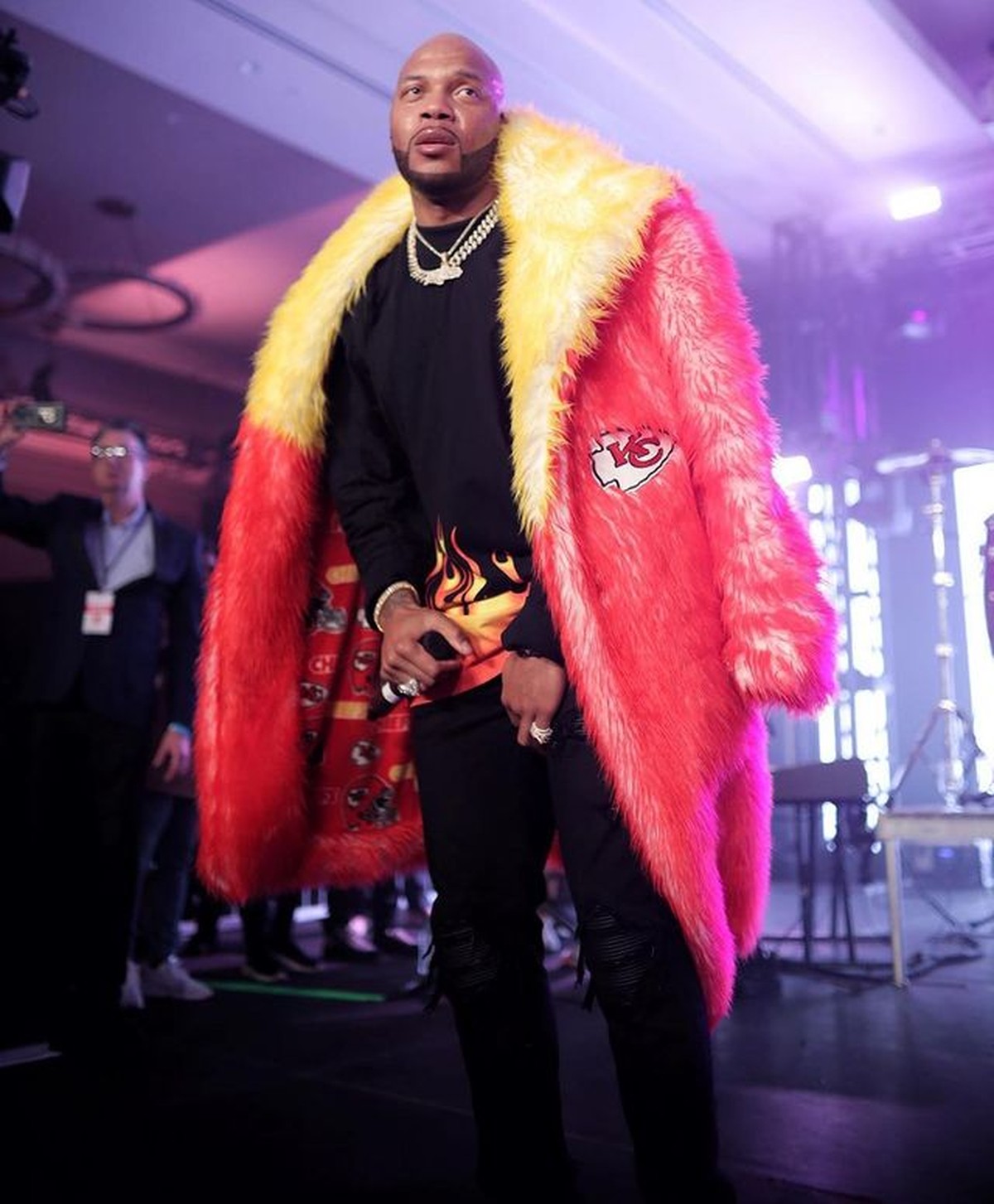 Filho do rapper Flo Rida está na UTI após cair do quinto andar de ...