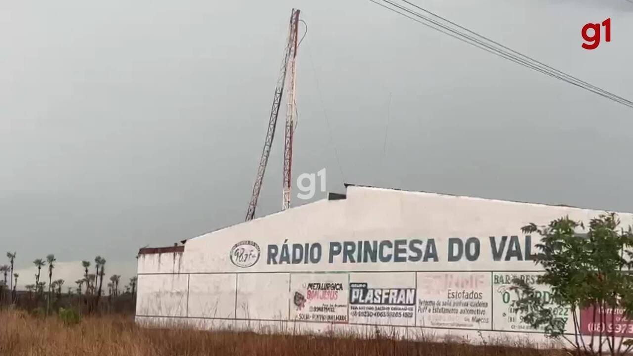 Chuva de granizo destrói antena de rádio e atinge casas e escola em ...