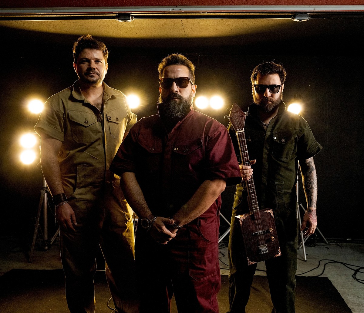 Trio mineiro Cigar Box Band valoriza guitarra artesanal do blues ao ...