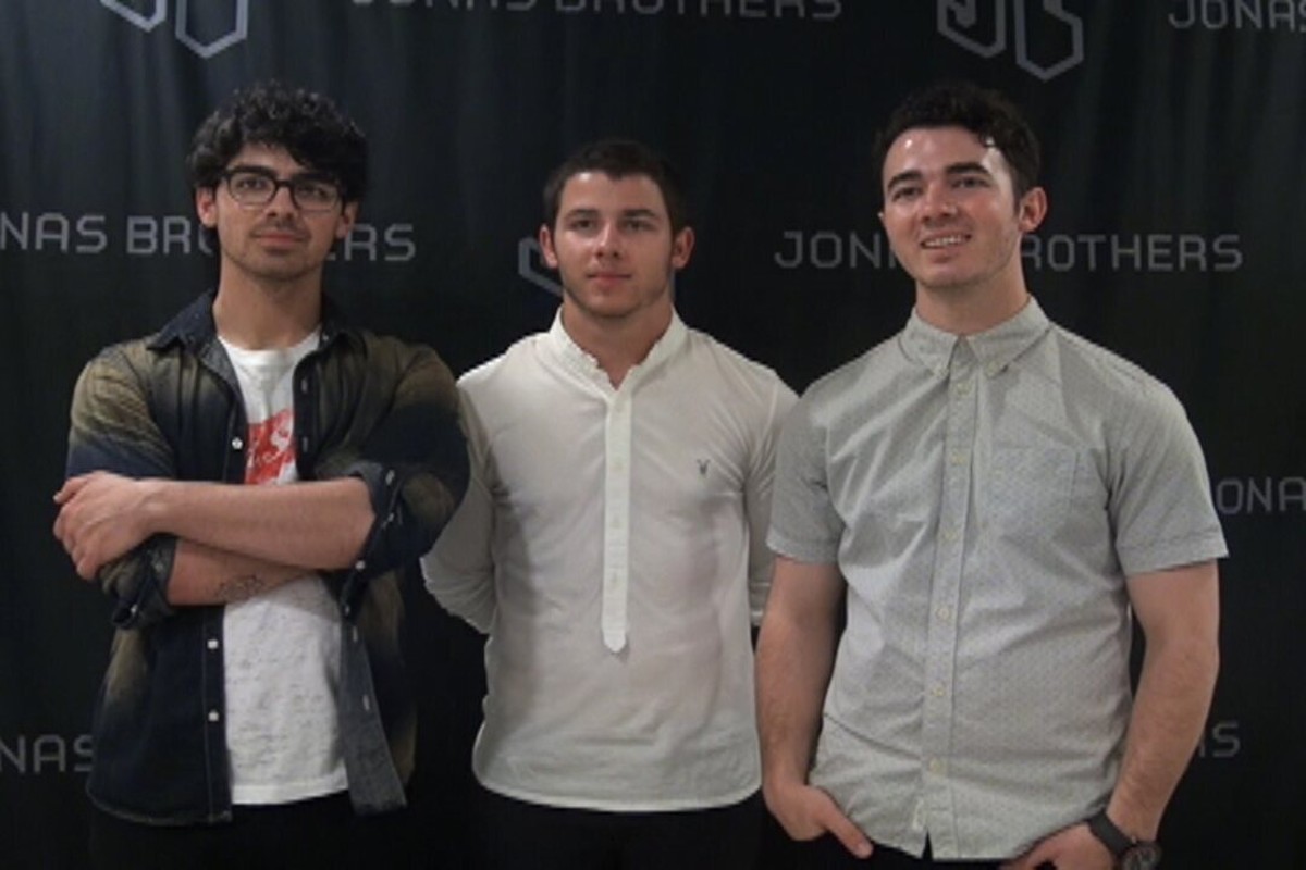 Jonas Brothers estão de volta, após começo em alta e fim em baixa. Veja ...