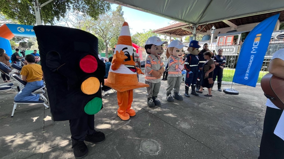Integração no Bairro na Praça dos Ferroviários, em Divinópolis | G1