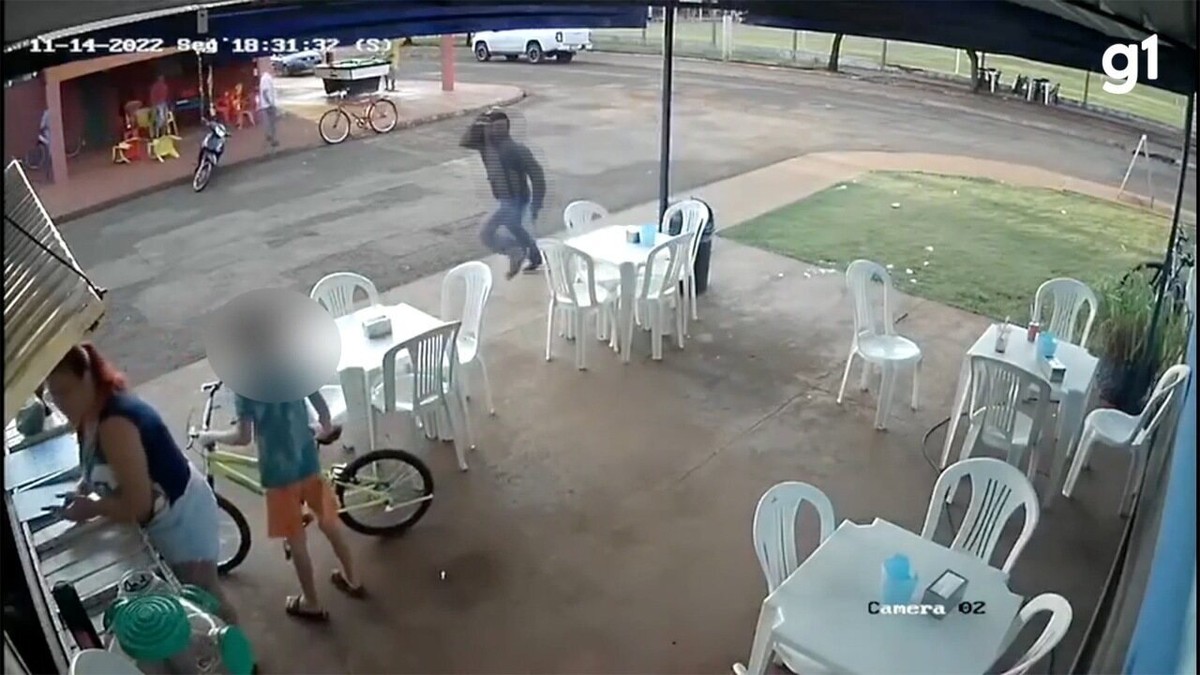 VÍdeo Homem é Morto Em Plena Luz Do Dia Após Ser Perseguido Em Ms