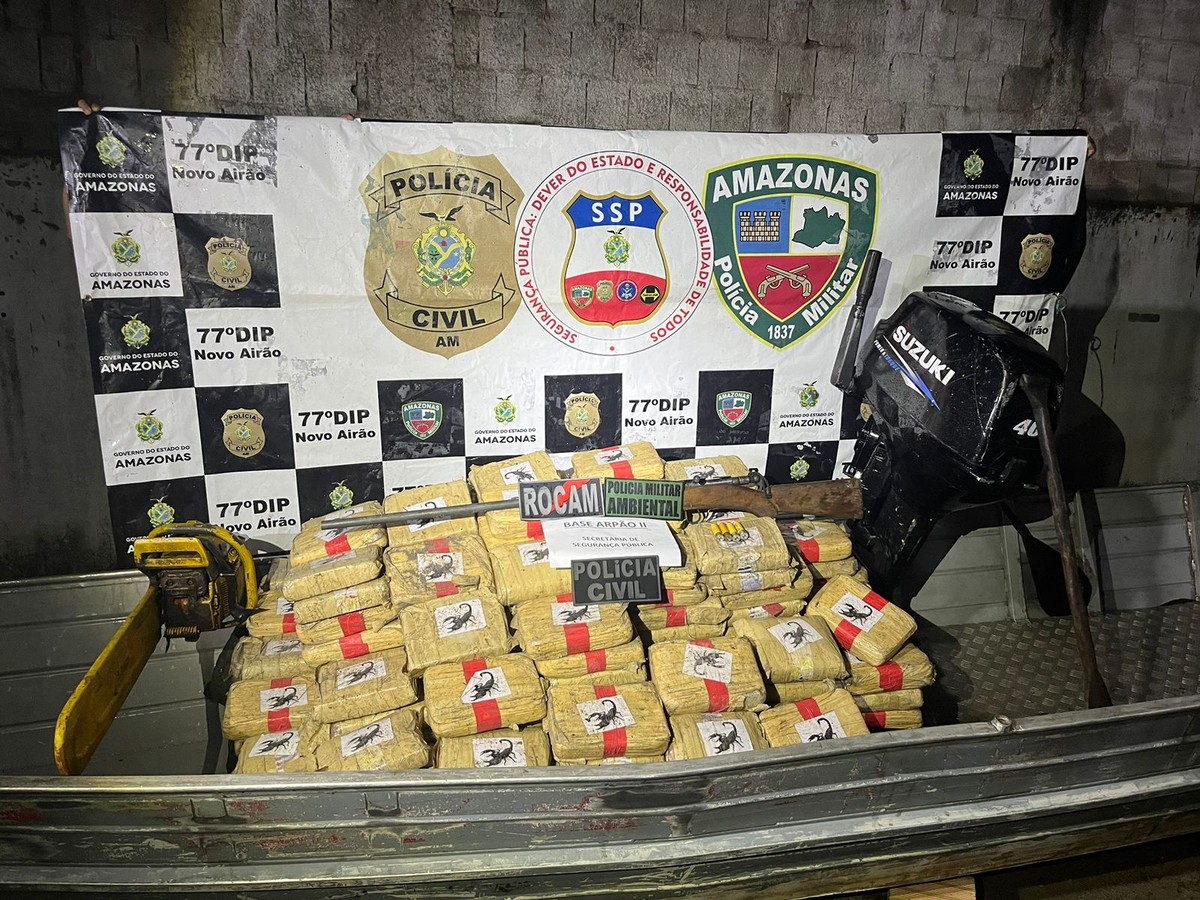Dupla é Presa Com Mais De 240 Tabletes De Drogas E Arma Caseira No