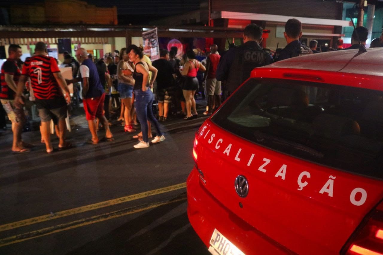 Fiscalização aplica 61 autuações durante ação em bares e casas de shows ...