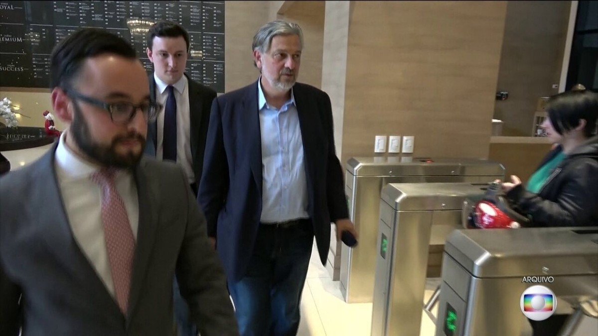 Palocci chega a Brasília para depor sobre fundos de pensão | Política | G1