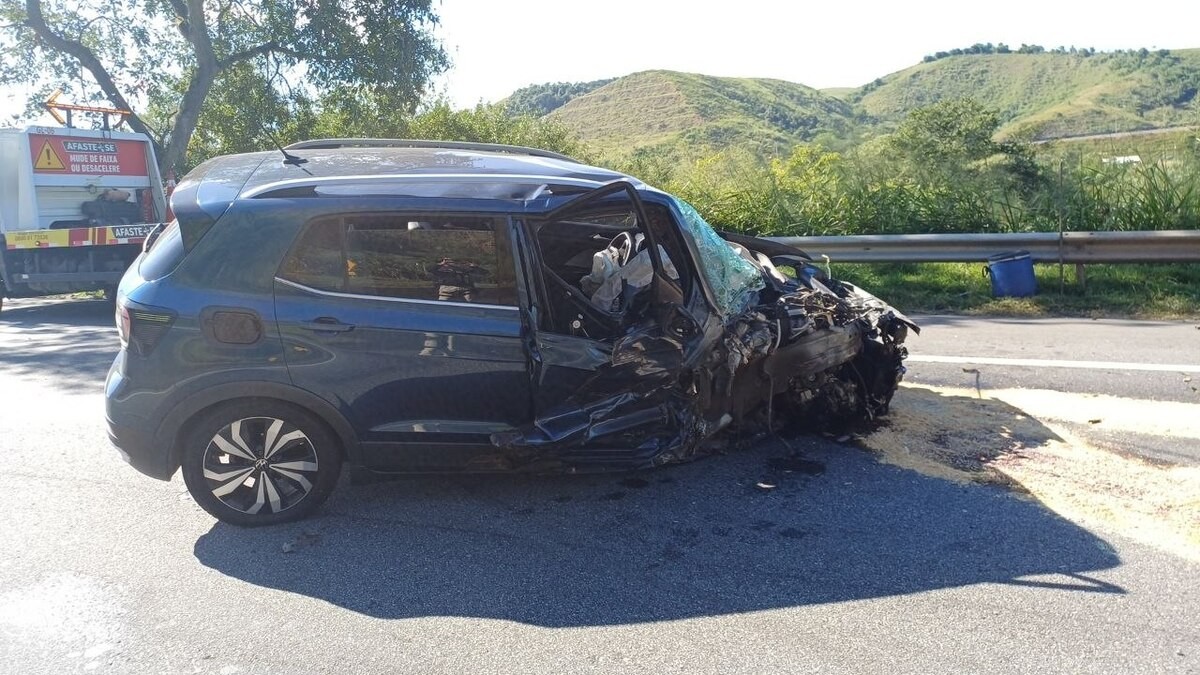 Acidente na Via Dutra em Barra Mansa deixa motorista ferido | G1