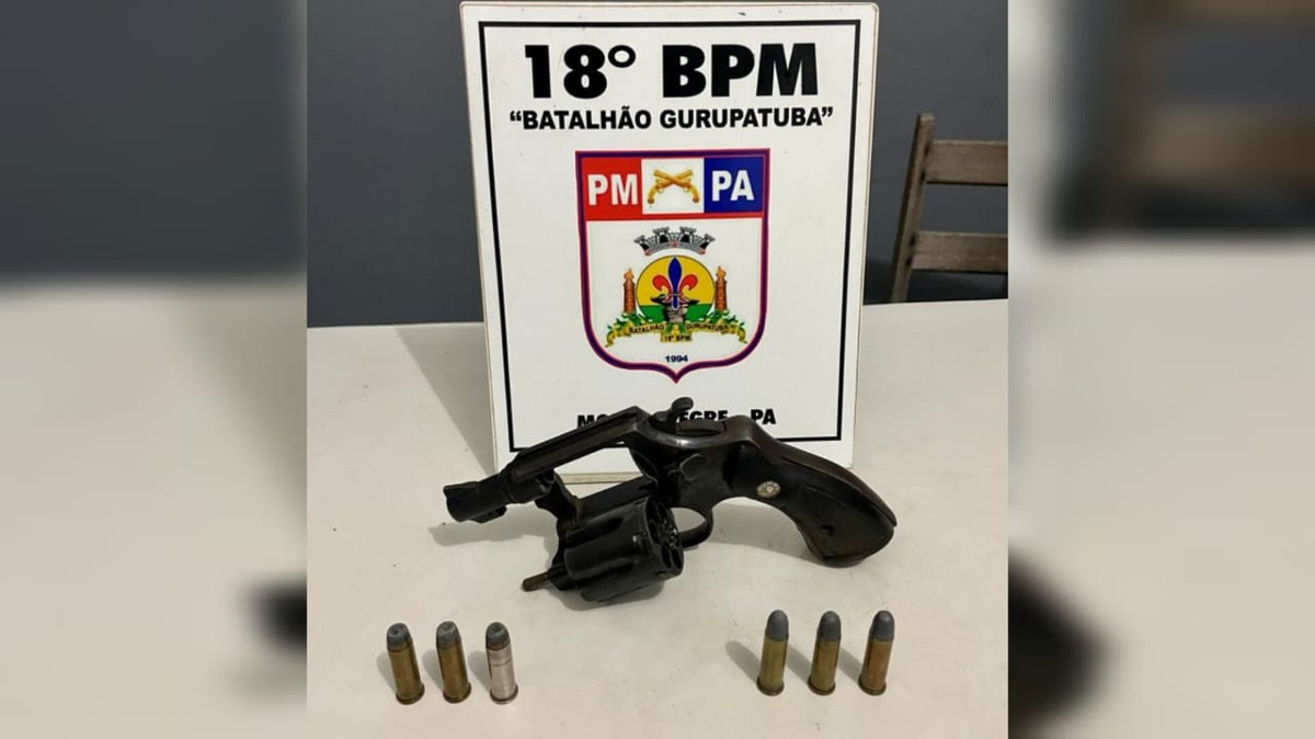 Homem Tenta Fugir De Abordagem Policial Mas Acaba Preso Com Arma De