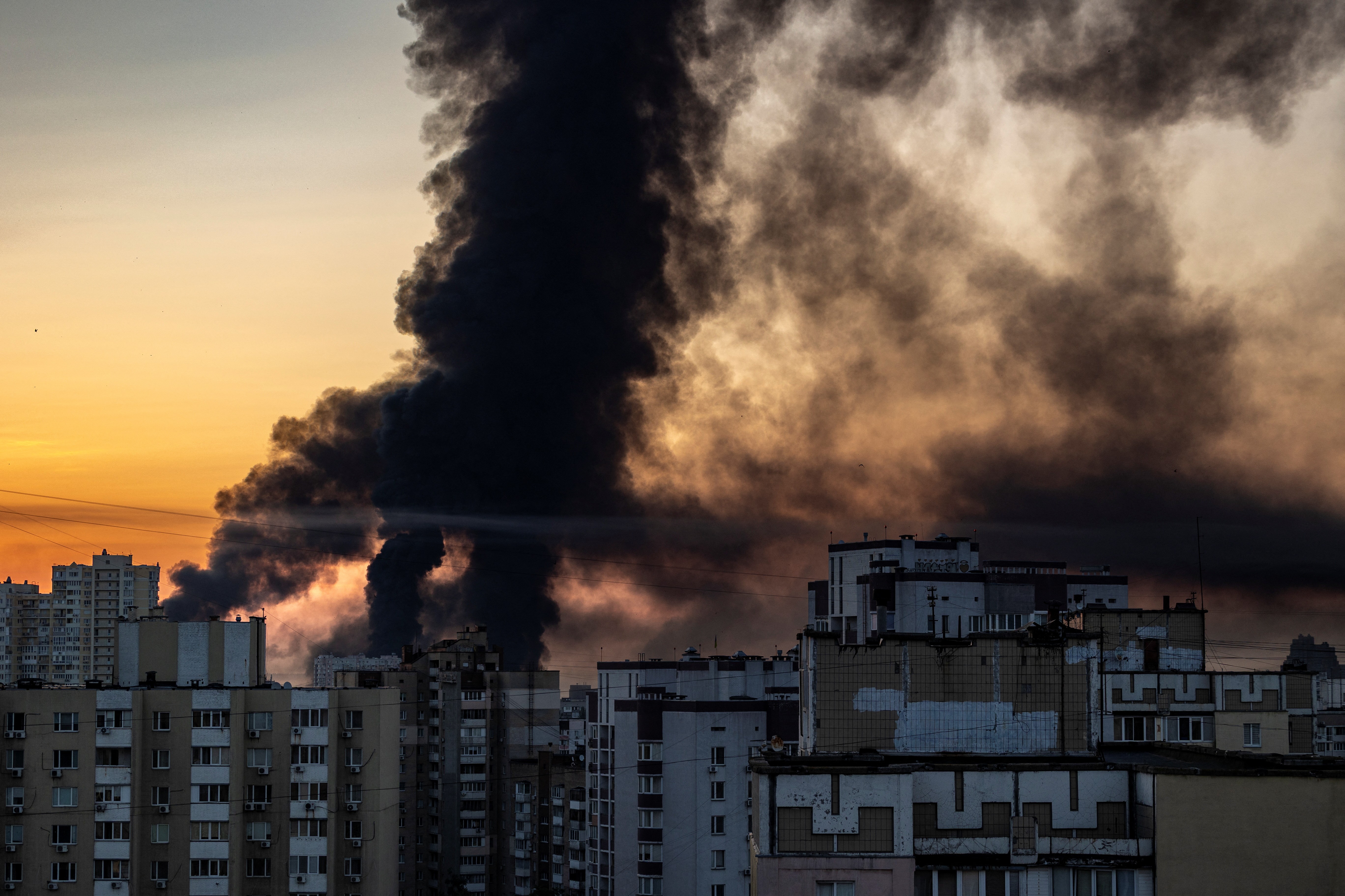 Ataques da Rússia na Ucrânia matam 14 e deixam 44 feridos em Kiev ...