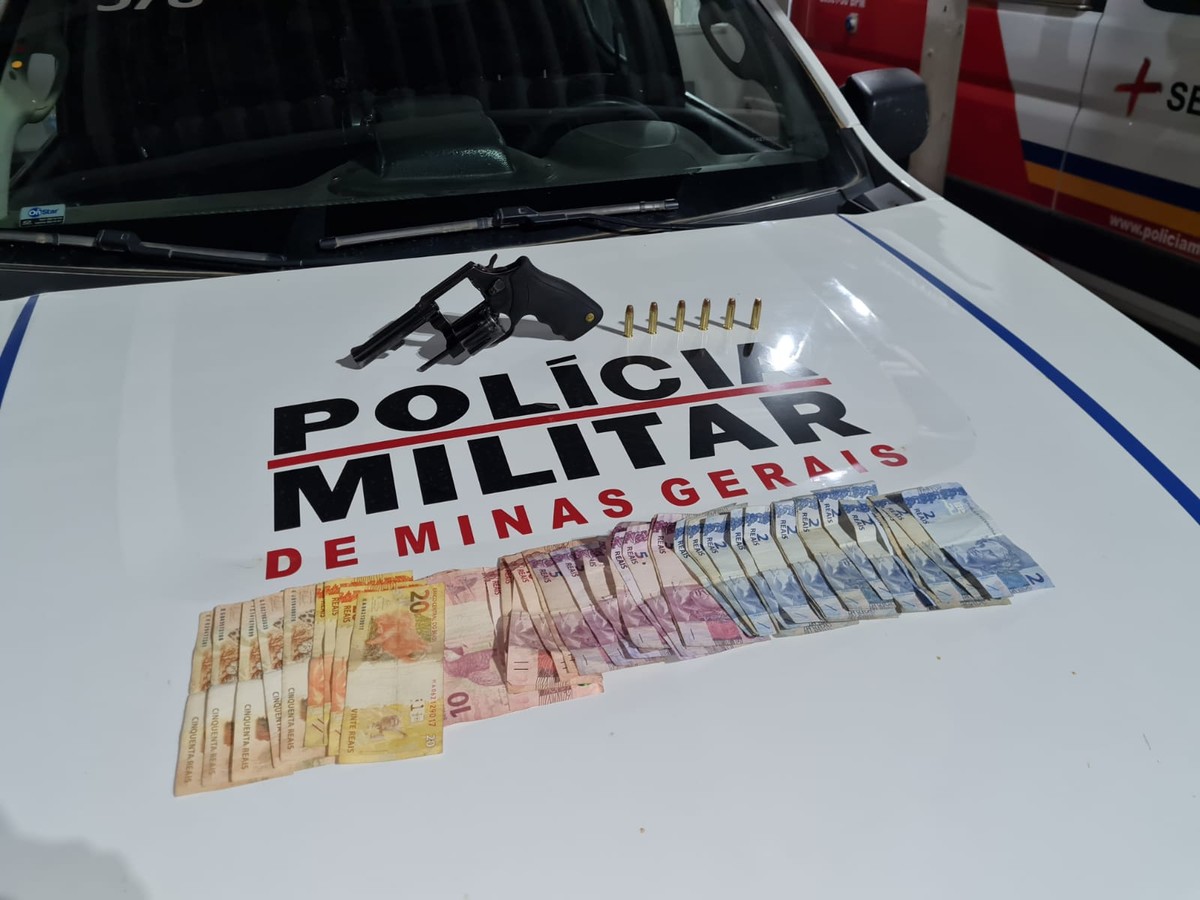 Homem Tenta Fugir De Abordagem Policial E Acaba Preso Com Arma E