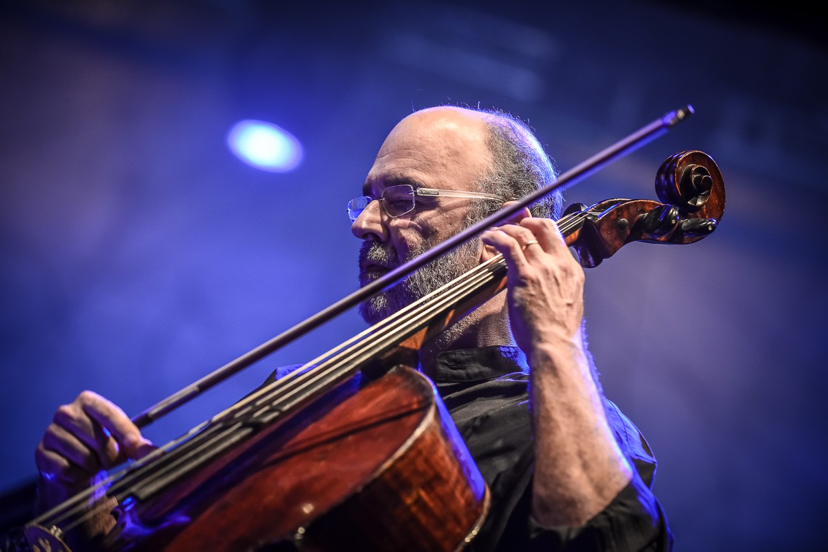 Jaques Morelenbaum, dono do cello mais requisitado da MPB, celebra 70 ...